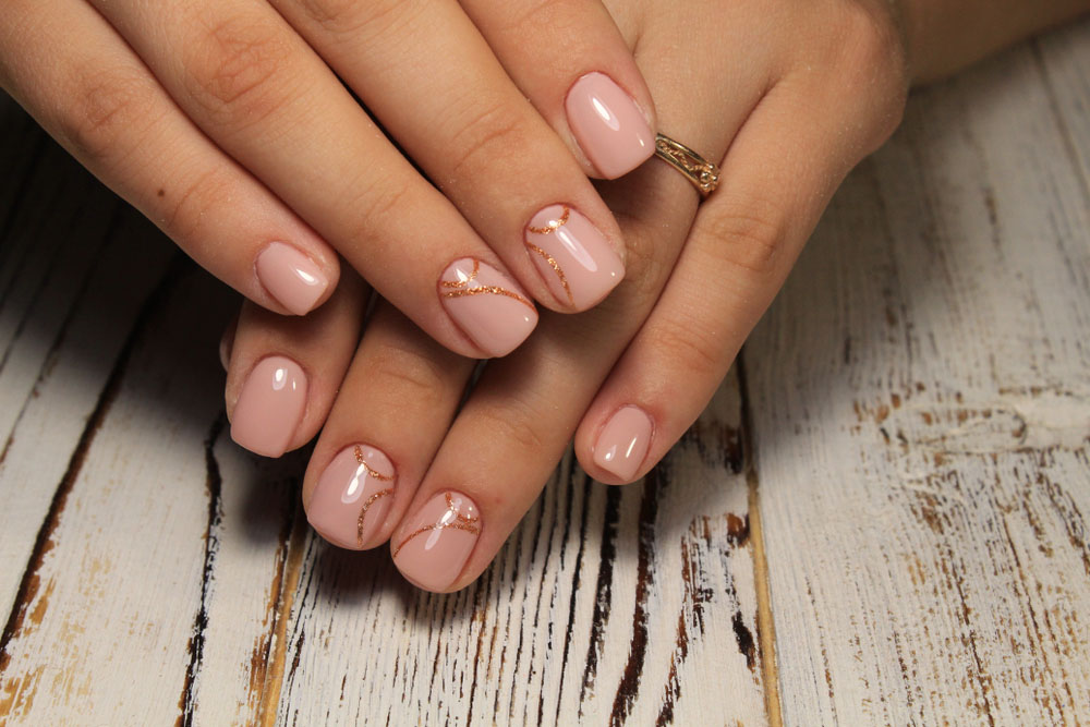 Unghii slim scurte: tehnica de realizare si modele creative - ForeverLash